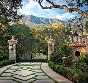 30 Awesome Driveway Gate Ideas To Impress Your Guests