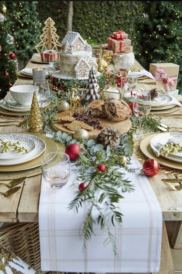 20 Amazing Christmas Table Decorations For Your Perfect Dinner 20 Amazing Christmas Table Decorations For Your Perfect Dinner
