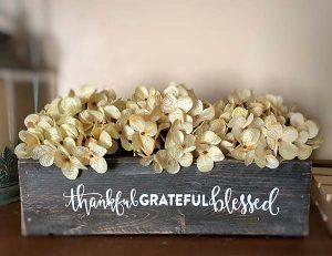 20 Amazing Rustic Wooden Box Centerpieces