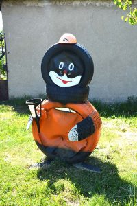 33 Amazingly Creative Ways To Transform Old Tires Into Garden Décor