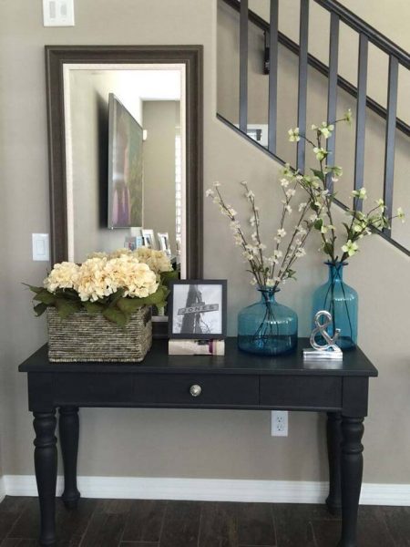 37 Amazing Entry Table Ideas To Make a Great First Impression