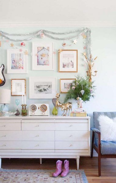 25 Festive Christmas Tinsel Decorating Ideas That Are Easy To Recreate