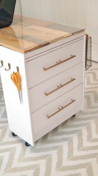 25 Best DIY Craft Tables and Desks To Make Your Own Creative Oasis