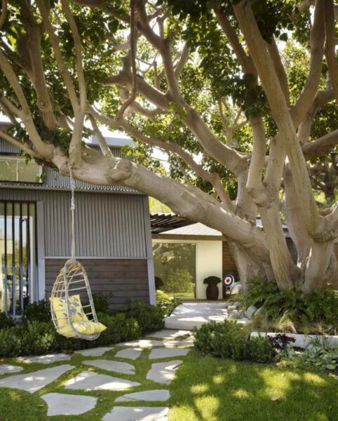 29 Best Landscaping Around Trees Ideas and Designs