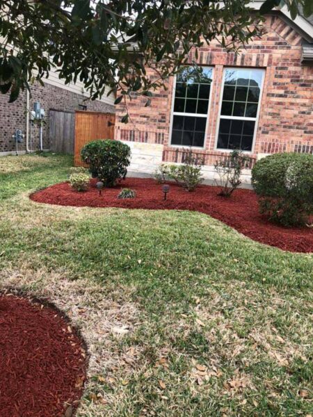 24 Beautiful Red Mulch Landscaping Ideas To Add More Color and Texture