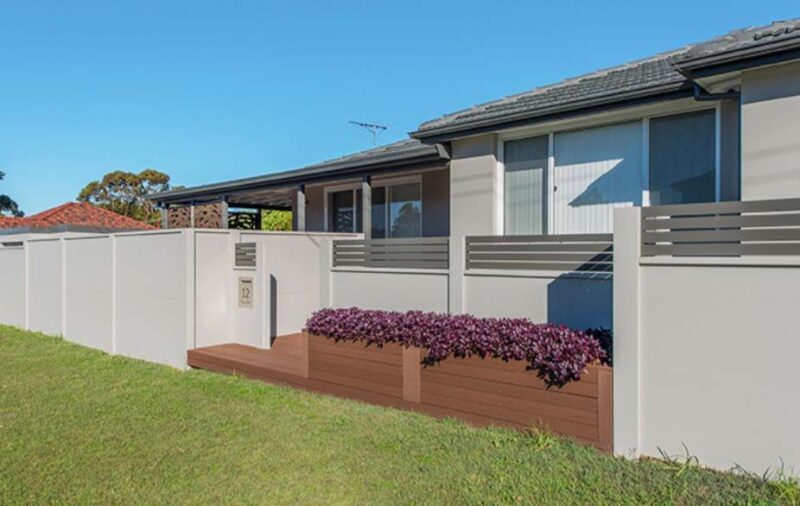 30 Stunning Ideas for Walls and Fences to Elevate Your Home's Curb Appeal