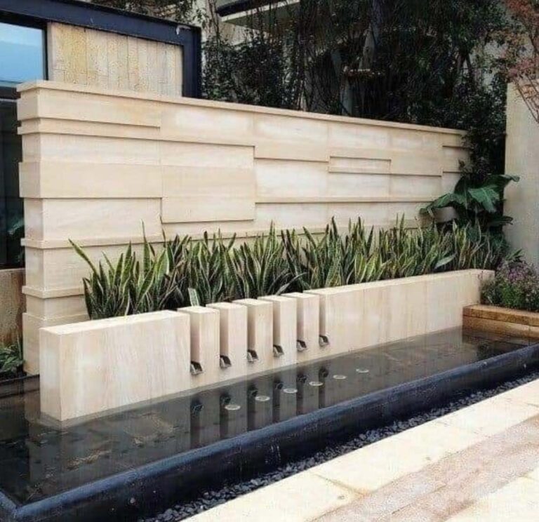 30 Stunning Ideas for Walls and Fences to Elevate Your Home's Curb Appeal