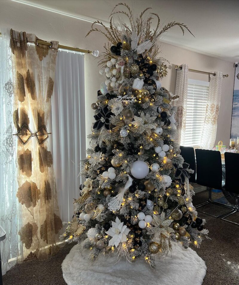 25 Festive Christmas Decorations to Elevate Your Holiday Spirit