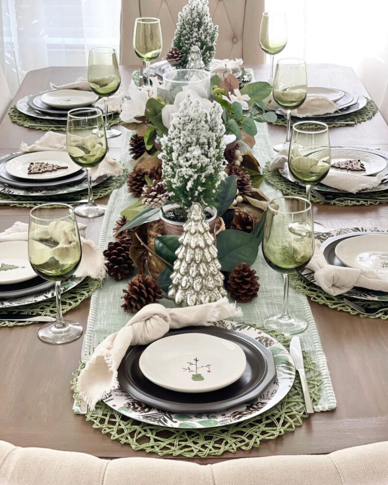 Deck the Halls: 25 Enchanting Christmas Table Decorations to Transform ...