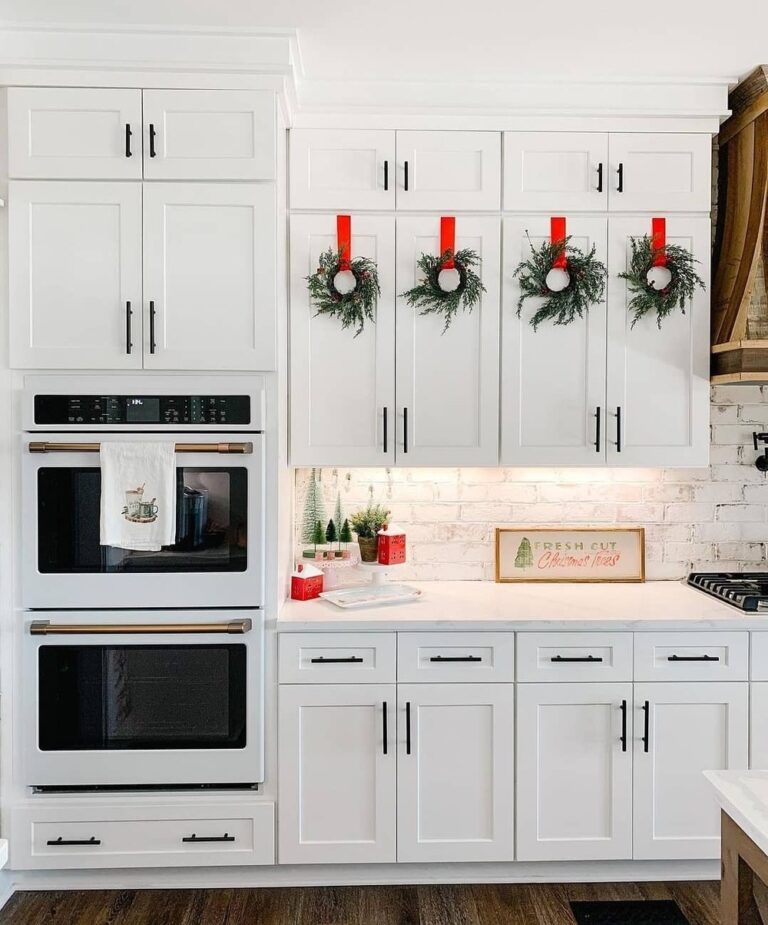 25 Charming Kitchen Christmas Decorations to Sprinkle Holiday Magic ...