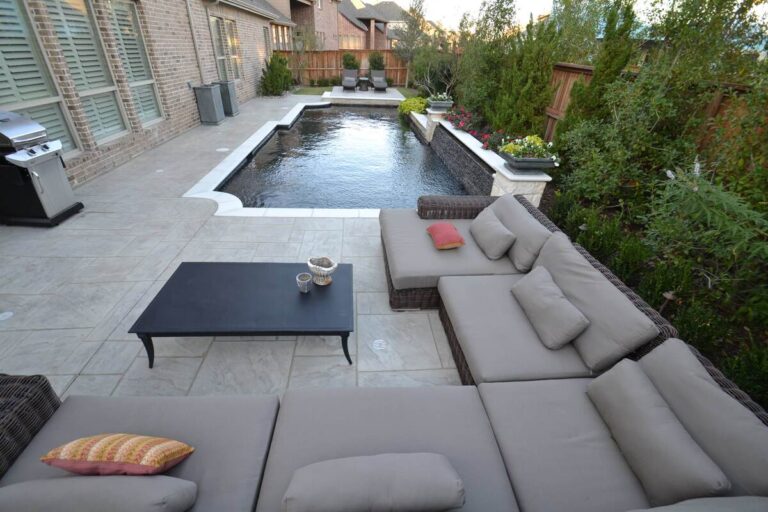 12 Ingenious Pool Designs Perfect for Small Yards
