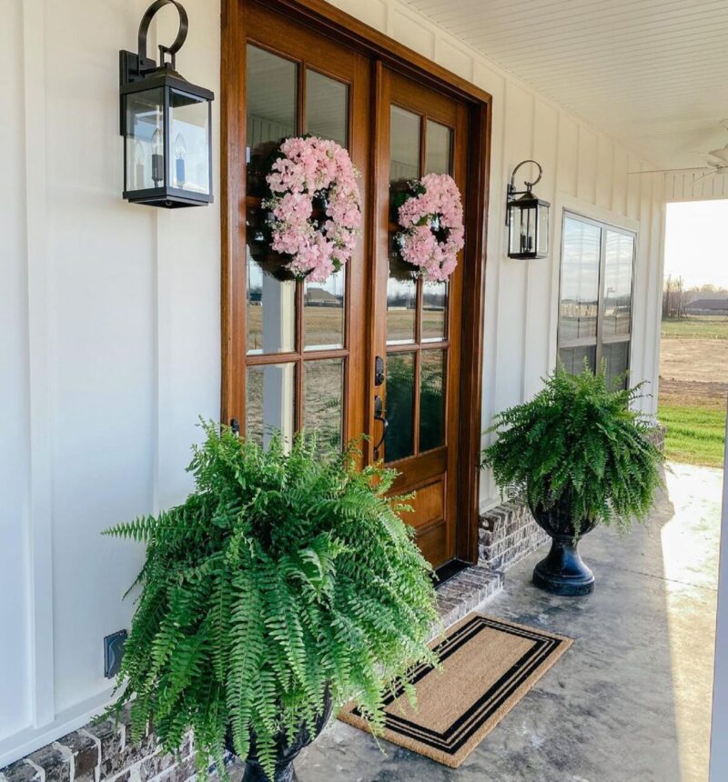 18 Vibrant Spring Decor Ideas for an Eye-Catching Front Porch