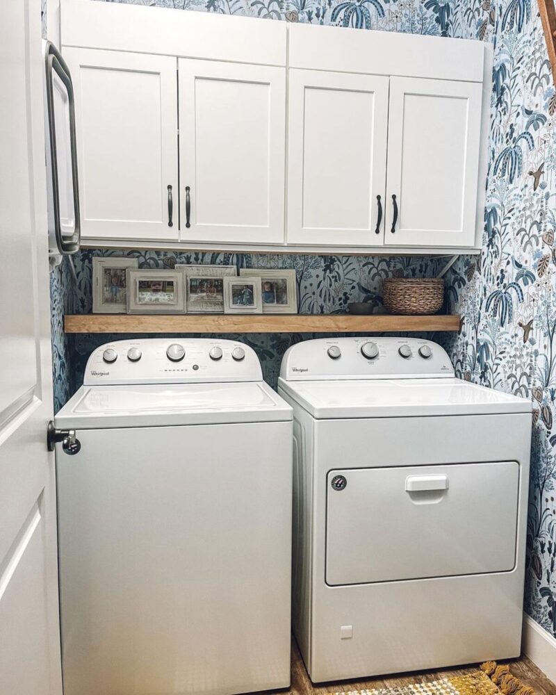 26 Striking Wallpaper Designs To Revamp Your Laundry Room