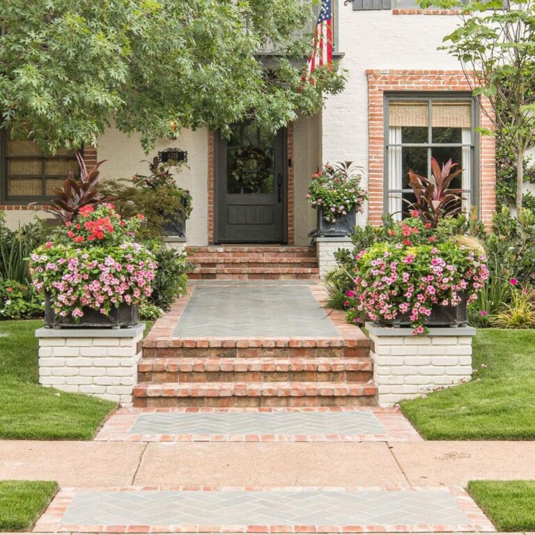 17 Stunning Landscaping Ideas to Beautify Your Home Front
