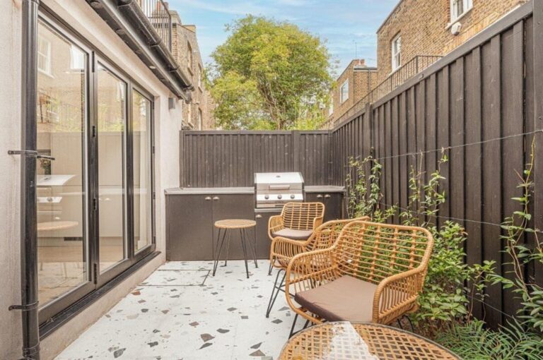 19 Ingenious Ideas to Maximize Your Small Apartment Patio Space