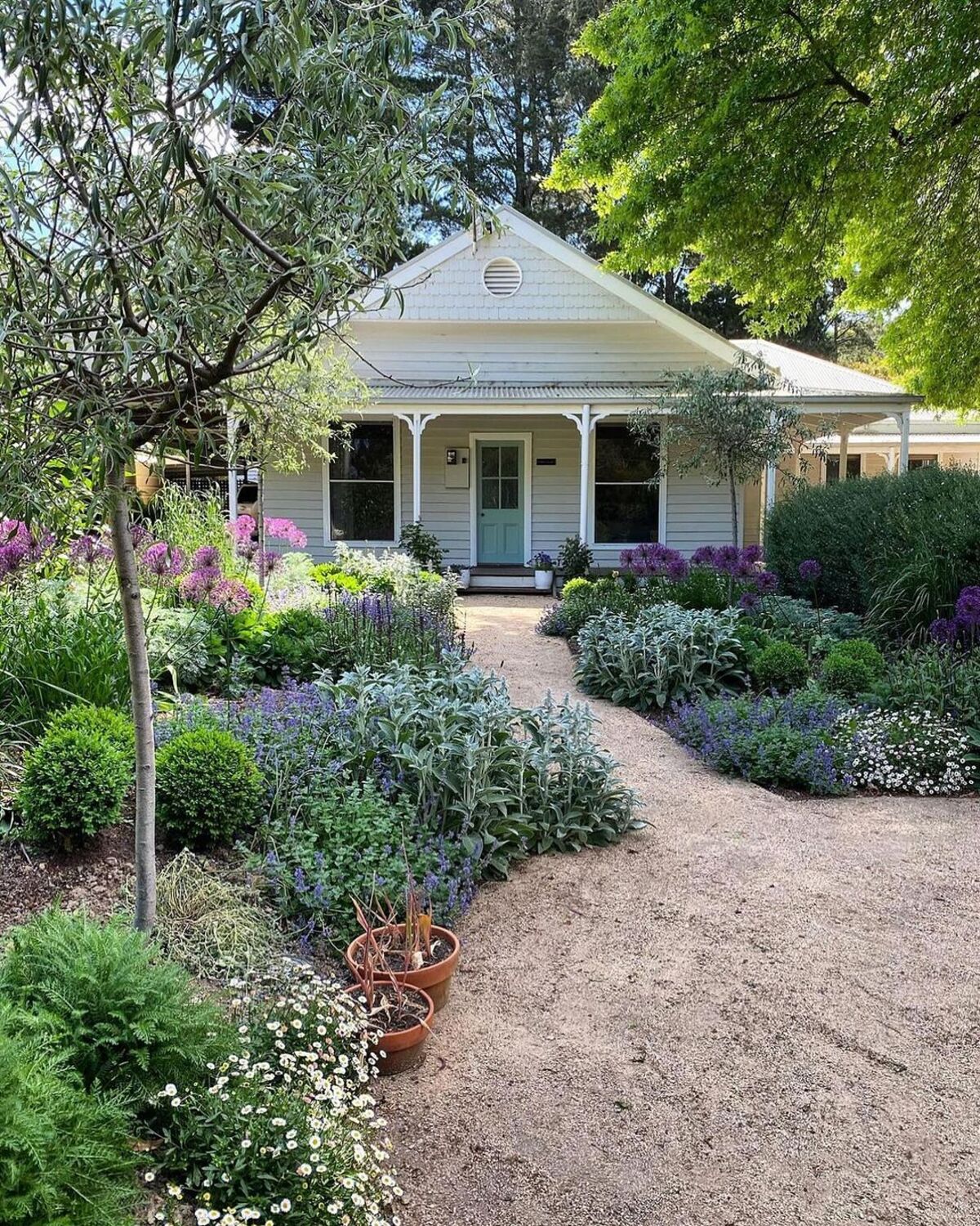 17 Stunning Perennial Garden Layout Ideas for Transforming Your Front ...