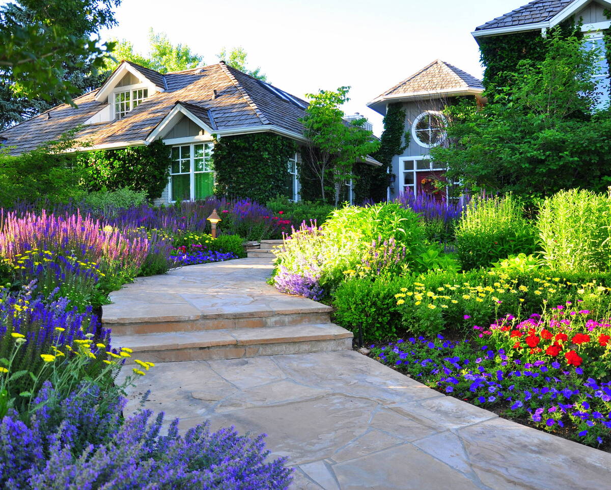 17 Stunning Perennial Garden Layout Ideas for Transforming Your Front ...