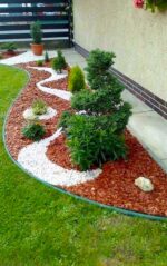 28 Practical Garden Designs That Are Perfect Small Spaces