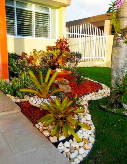 28 Practical Garden Designs That Are Perfect Small Spaces