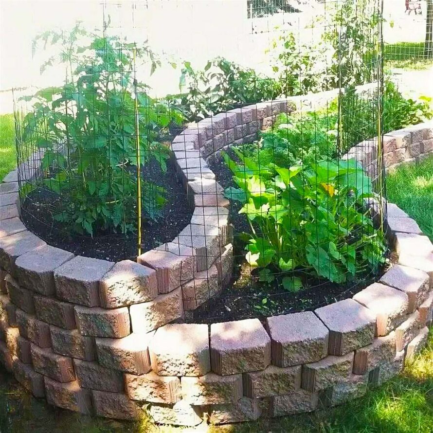 26 Enchanting Garden Layouts for Mystical Backyard Escapes