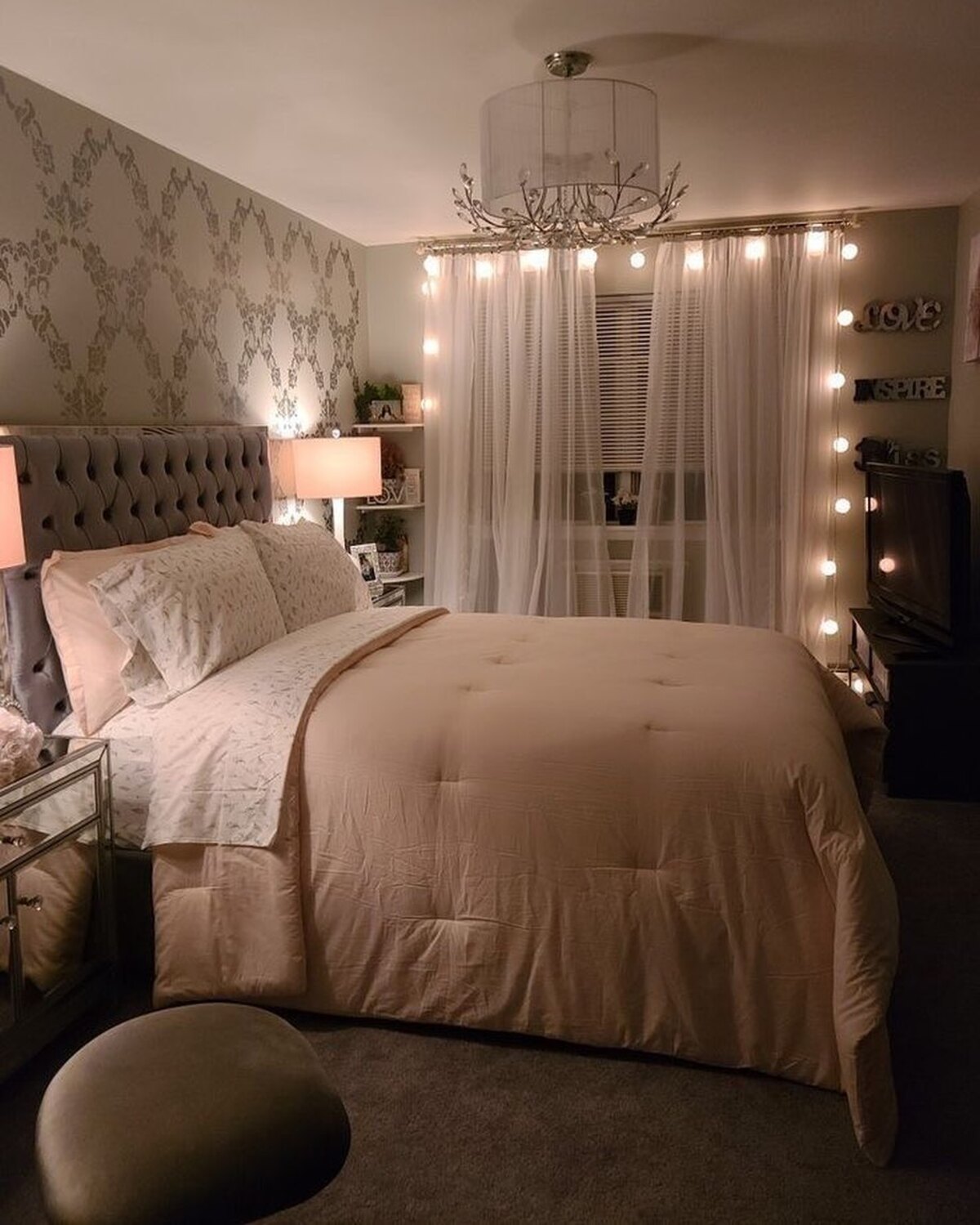 32 Romantic Bedroom Decor Ideas to Bring the Magic of Love into Your Space