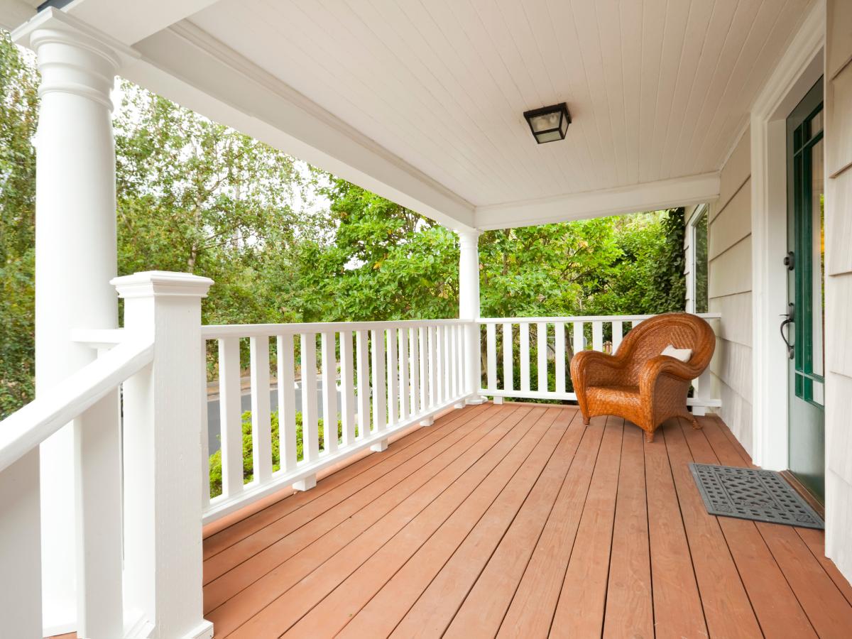 30 Small-Deck Ideas That Will Transform Your Outdoor Space Into A Cozy ...