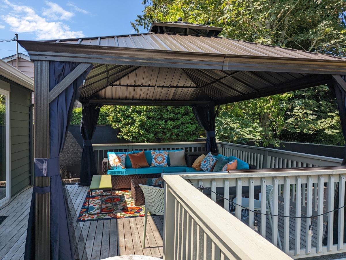 30 Small-Deck Ideas That Will Transform Your Outdoor Space Into A Cozy ...