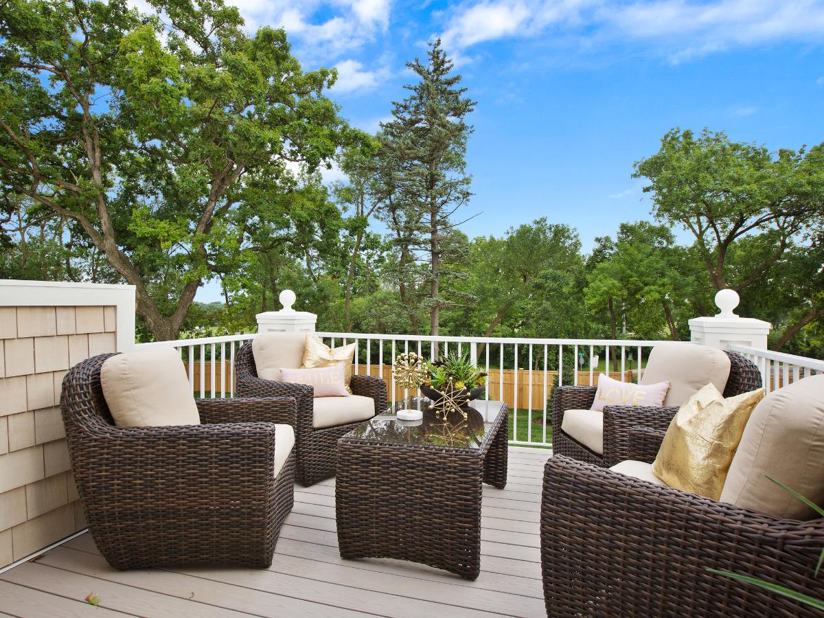 30 Small-Deck Ideas That Will Transform Your Outdoor Space Into A Cozy ...
