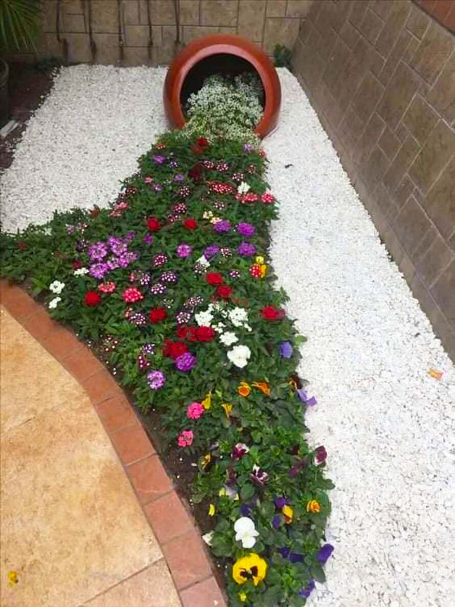 27 Revolutionary Small Space Gardens for Peaceful Retreats