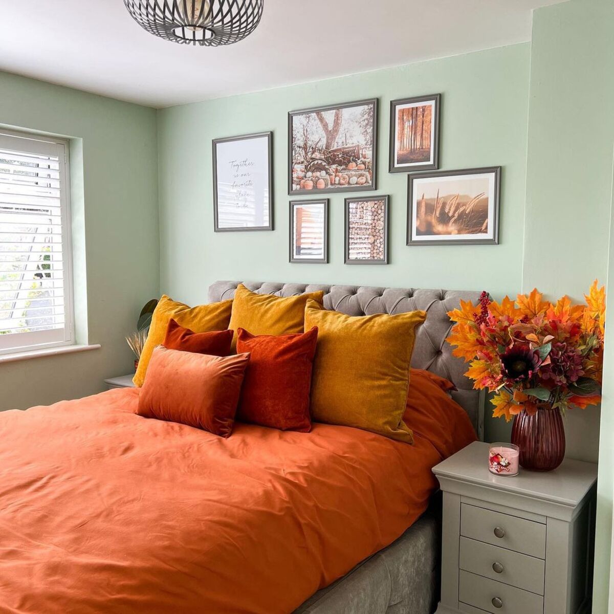 19 Cozy Fall Apartment Decor Ideas To Bring Autumn’s Warmth Into Your Home