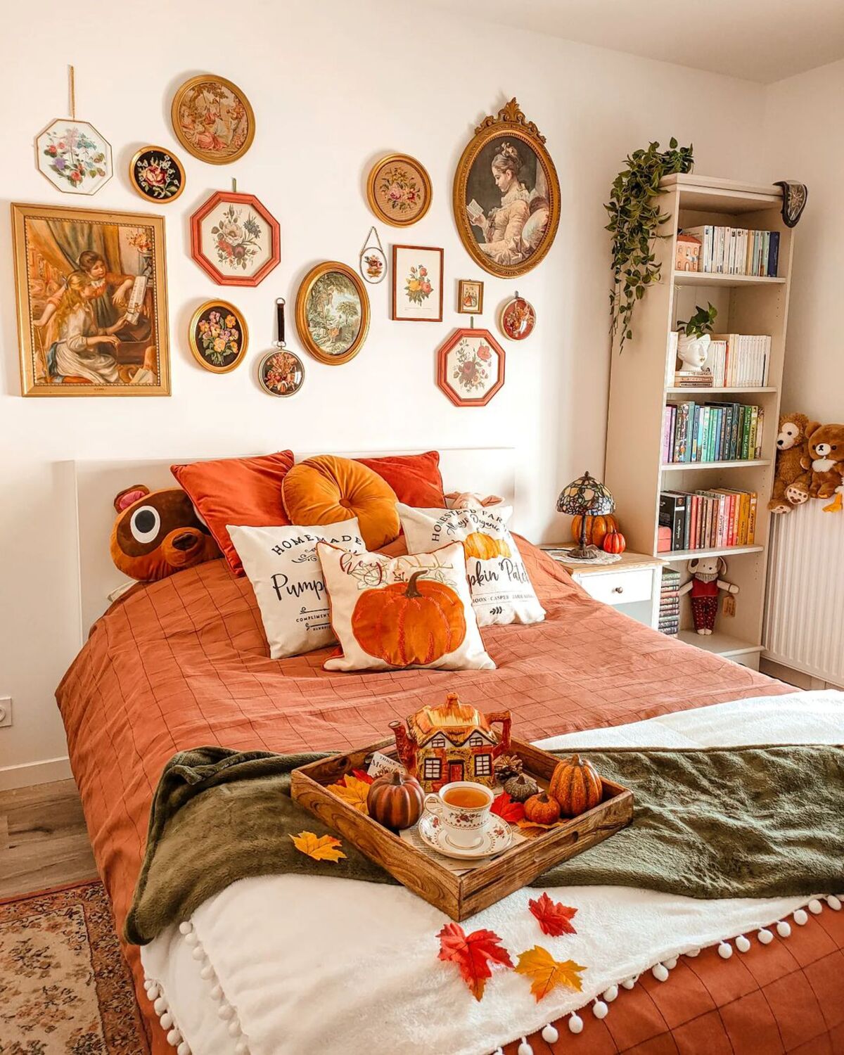 19 Cozy Fall Apartment Decor Ideas To Bring Autumn’s Warmth Into Your Home