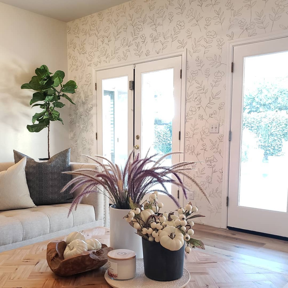 16 Elegant Neutral Fall Decor Ideas for a Subtle Seasonal Refresh